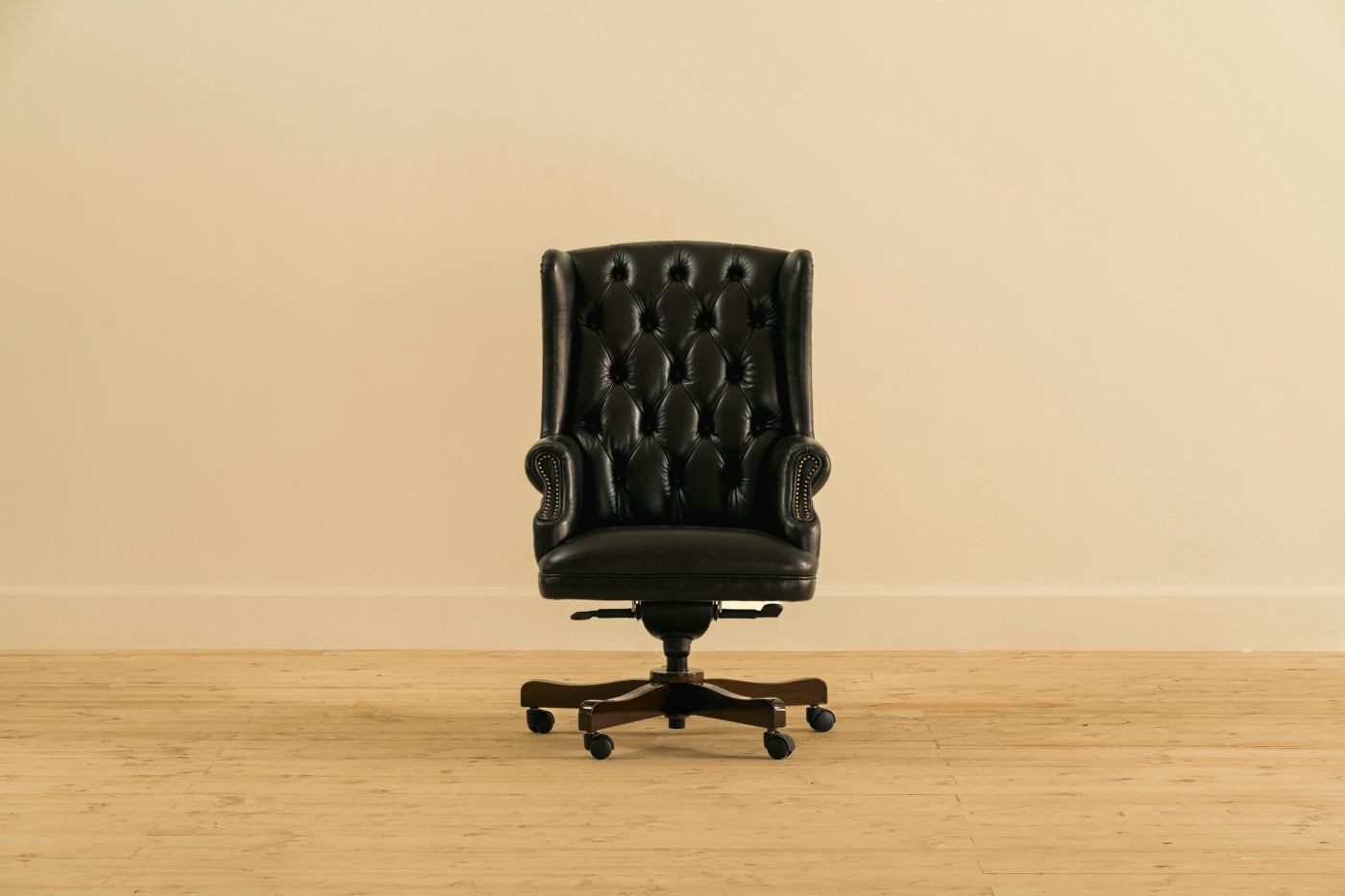 Executive Swivel Chair – Chester's